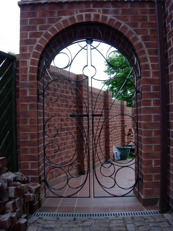 Ornate Arched Top Gate